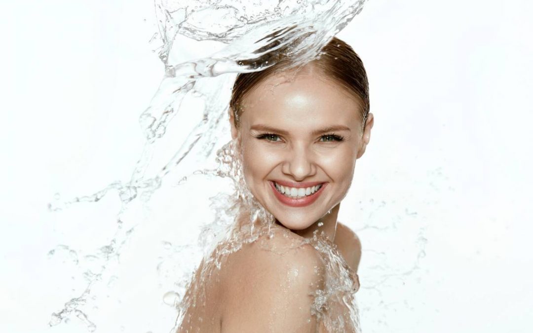 Savez-vous faire la différence entre peau sèche et peau déshydratée ... Savez-vous faire la différence entre peau sèche et peau déshydratée ...